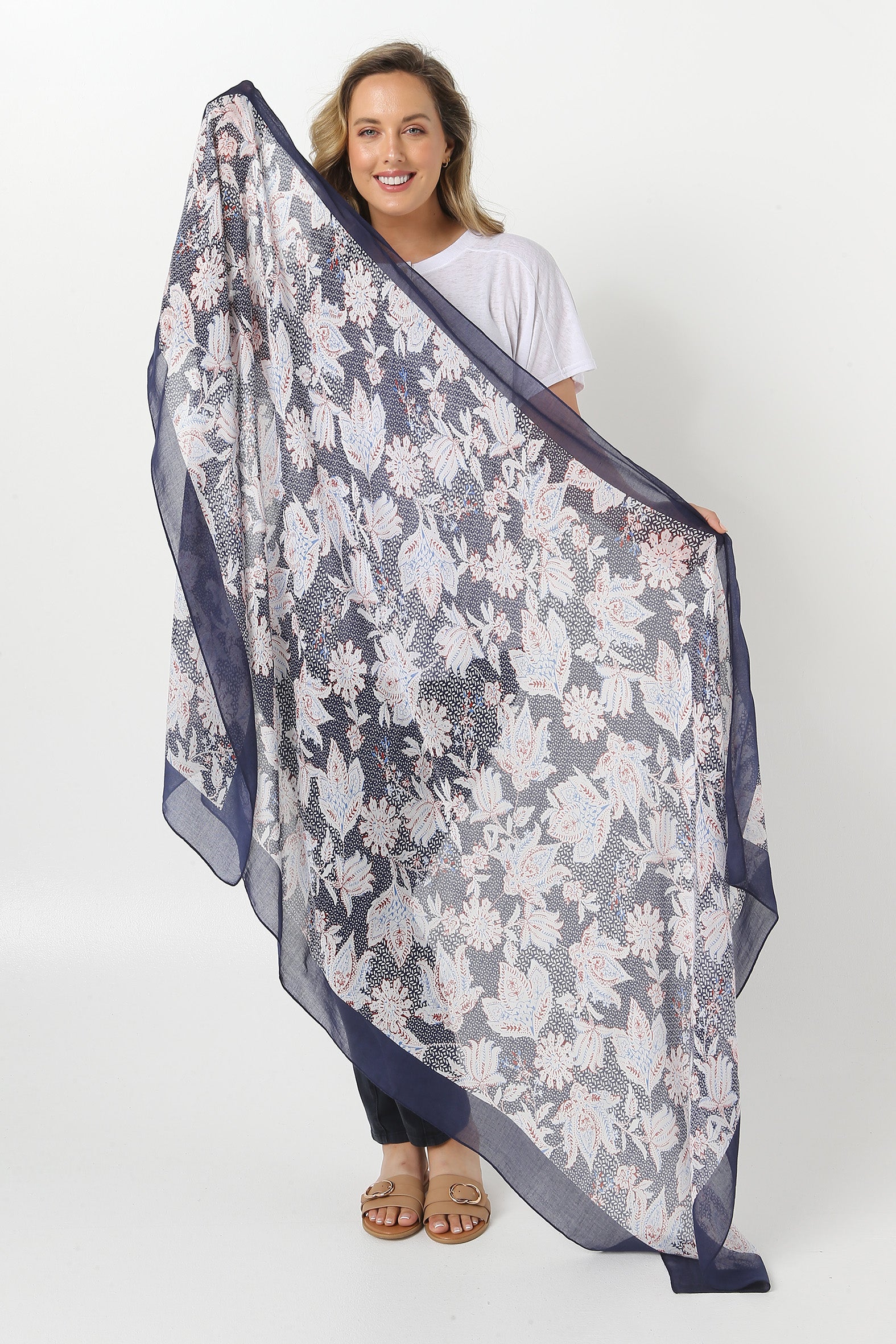 Kamari Scarf – Postie and by WILLA